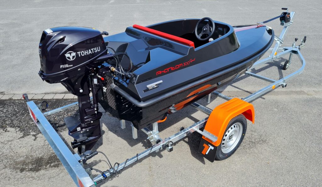 Phantom 300 Speed schwarz - phantom-yachts.de